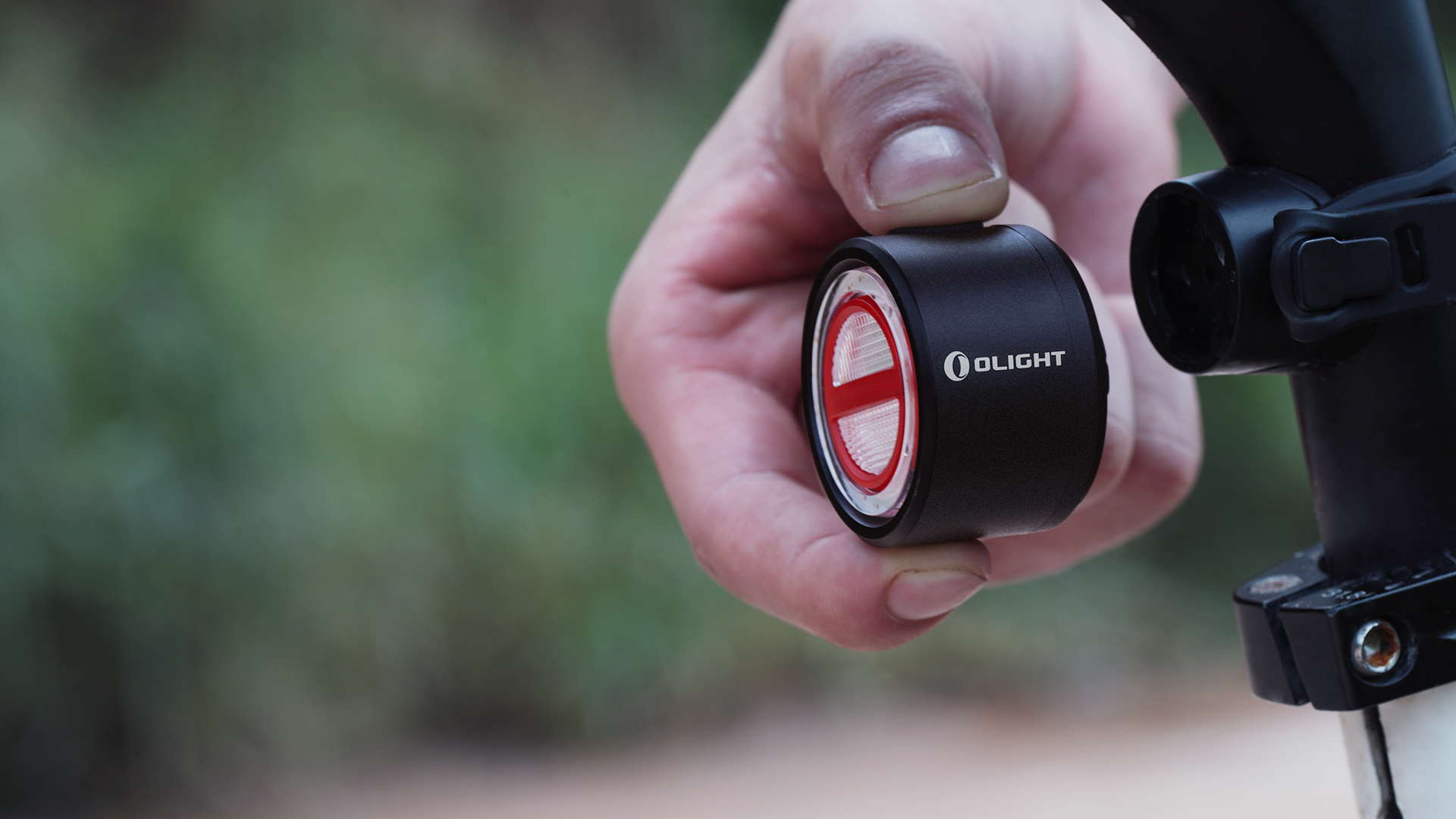 BS100 テールライト - Olight Japan